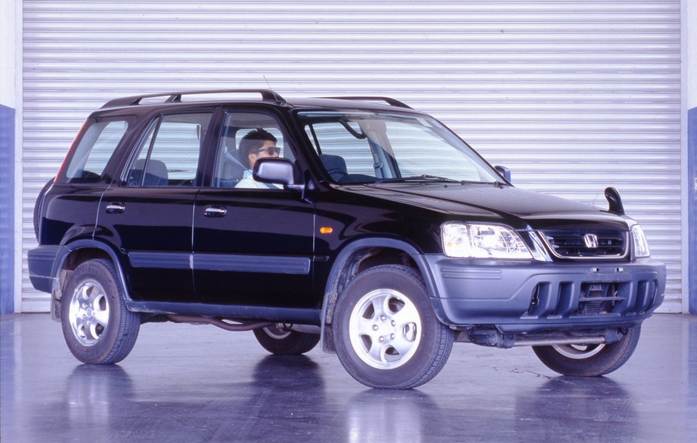 รถเด่นในความทรงจำ!! Honda CR-V Gen 1 ต้นกำเนิดเอสยูวีเล็ก….ขวัญใจคนเมืองยุค 90 | AUTODEFT ข่าว ...